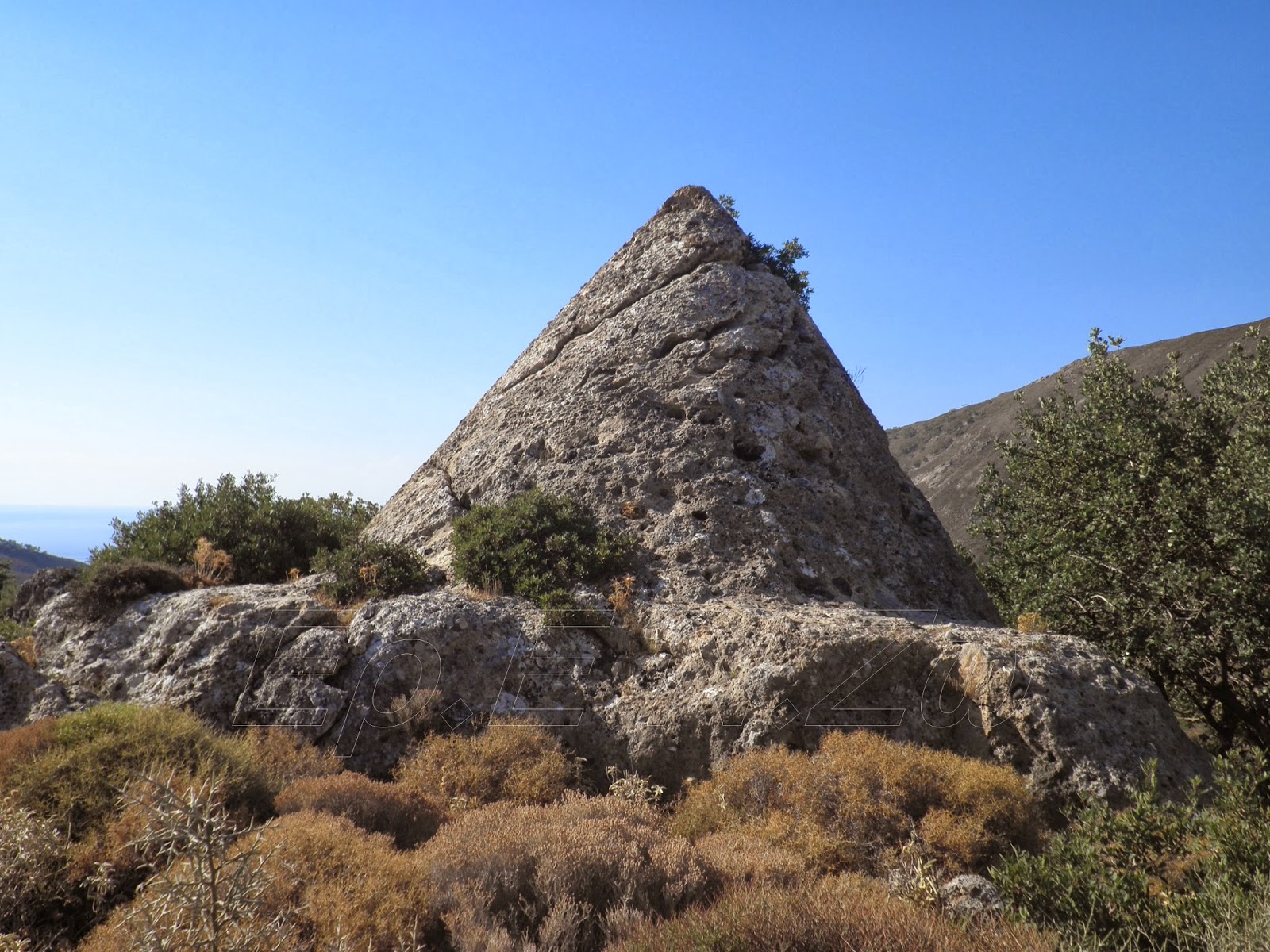 The pyramids of Greece – Novo Scriptorium