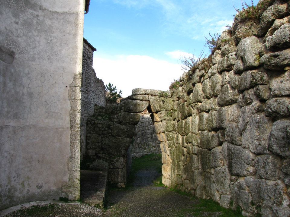 The fortified remains of Arpino, Italy – Novo Scriptorium